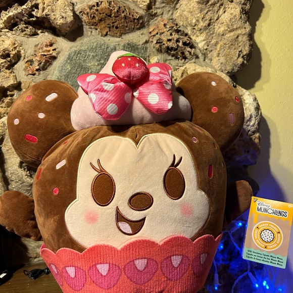 Disney | Accents | Exclusive D23 Disney Munchlings Scented Plush Minnie ...